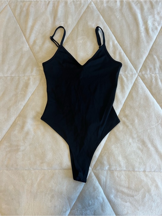 Edikted | Tops | Edikted Black Vneck Bodysuit With Slim Straps | Poshmark